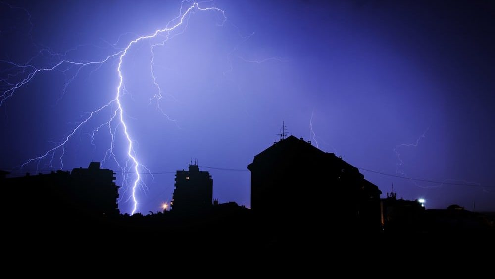 Das passiert mit deinem Körper, wenn du von einem Blitz getroffen wirst